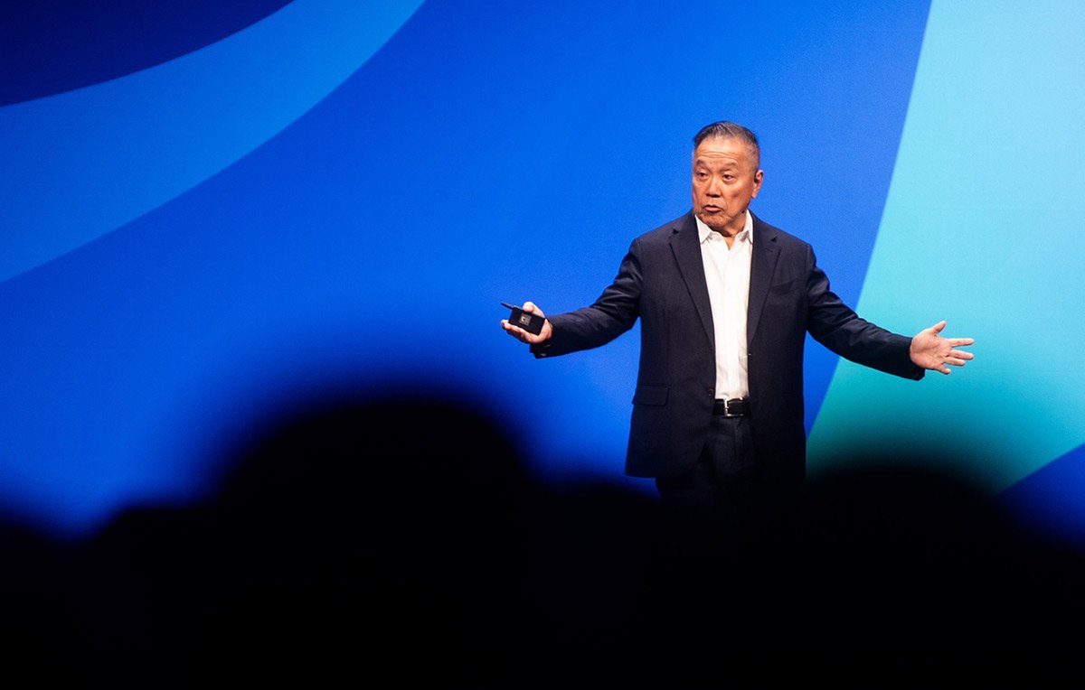 Broadcom CEO doubles down on private cloud at VMware Explore | TechTarget